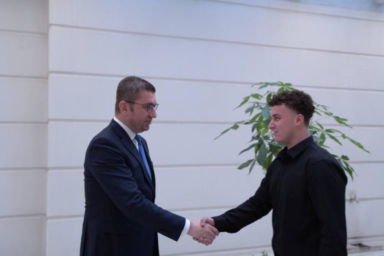 Mickoski met with young hero Jovan Kostadinov - Republika English