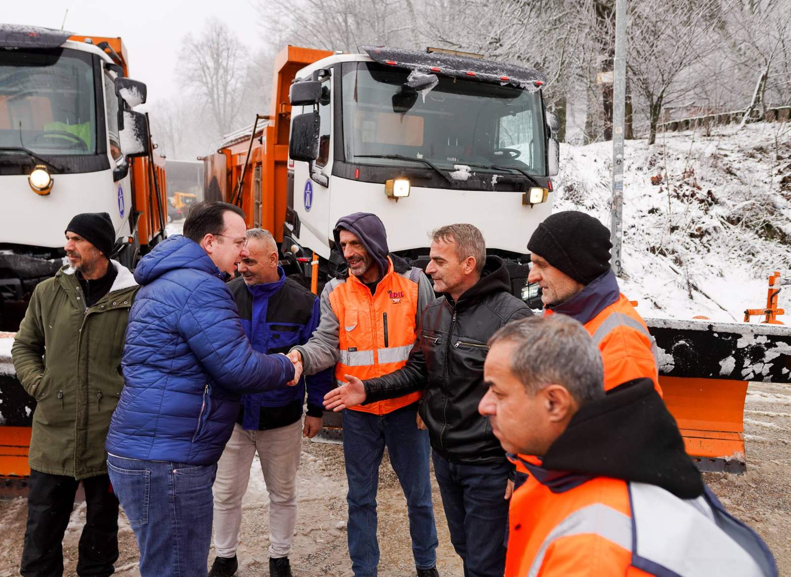 All roads remain open despite the snow - Republika English